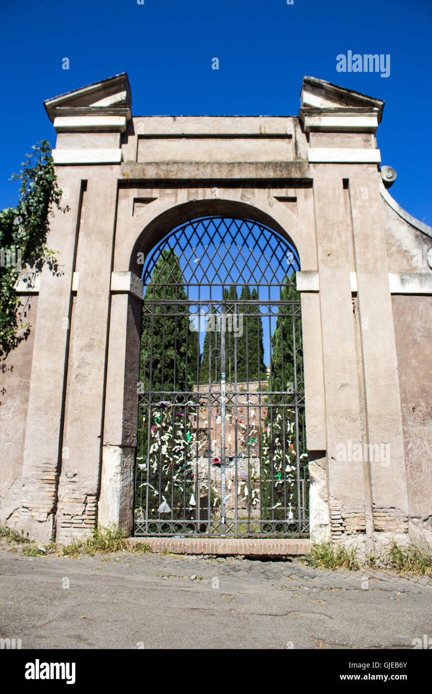 Rome roman gate hi-res stock photography and images - Alamy