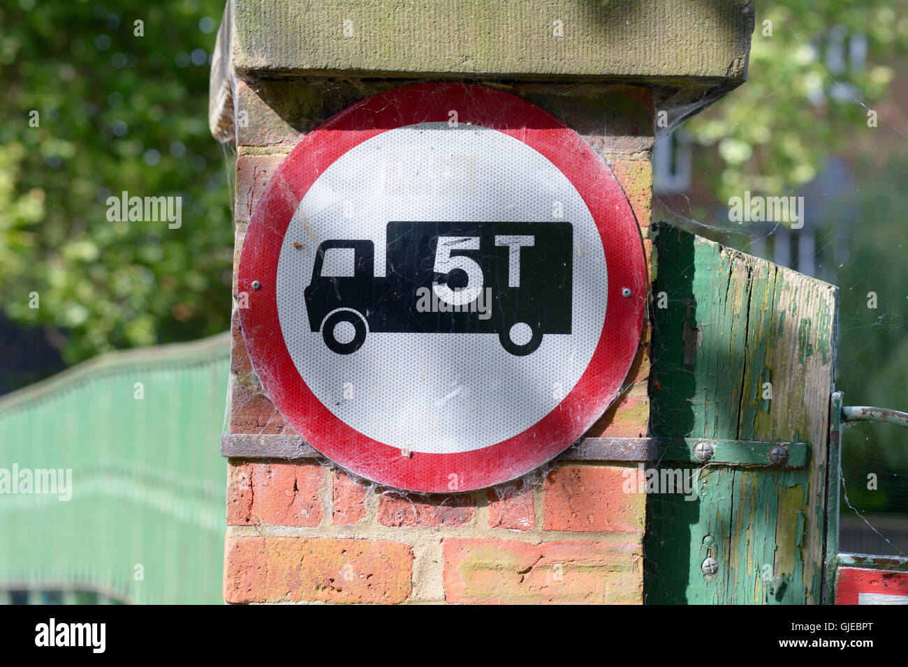 Maximum weight 5 tonnes for vehicles crossing bridge sign Stock Photo ...