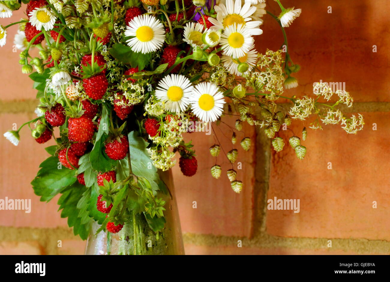 Tasty flowers hi-res stock photography and images - Alamy