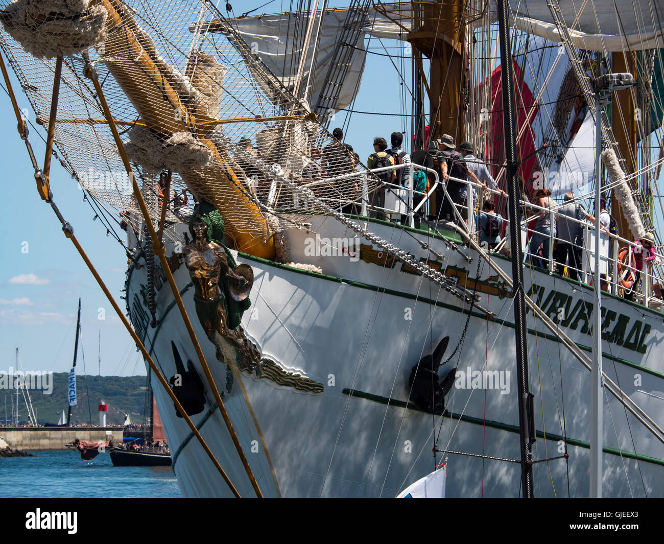 Frigate bow hi-res stock photography and images - Alamy