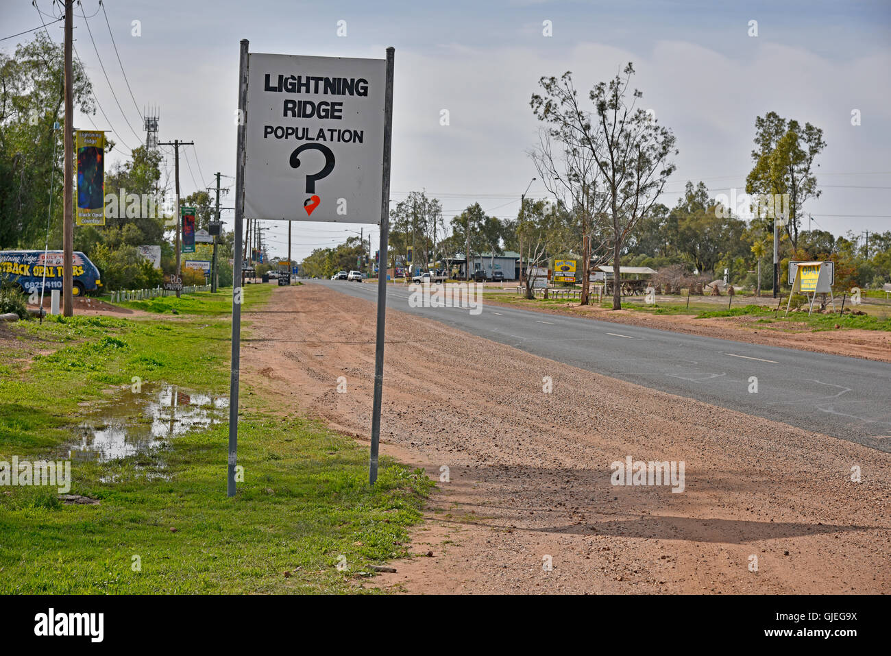 Population sign hi-res stock photography and images - Alamy