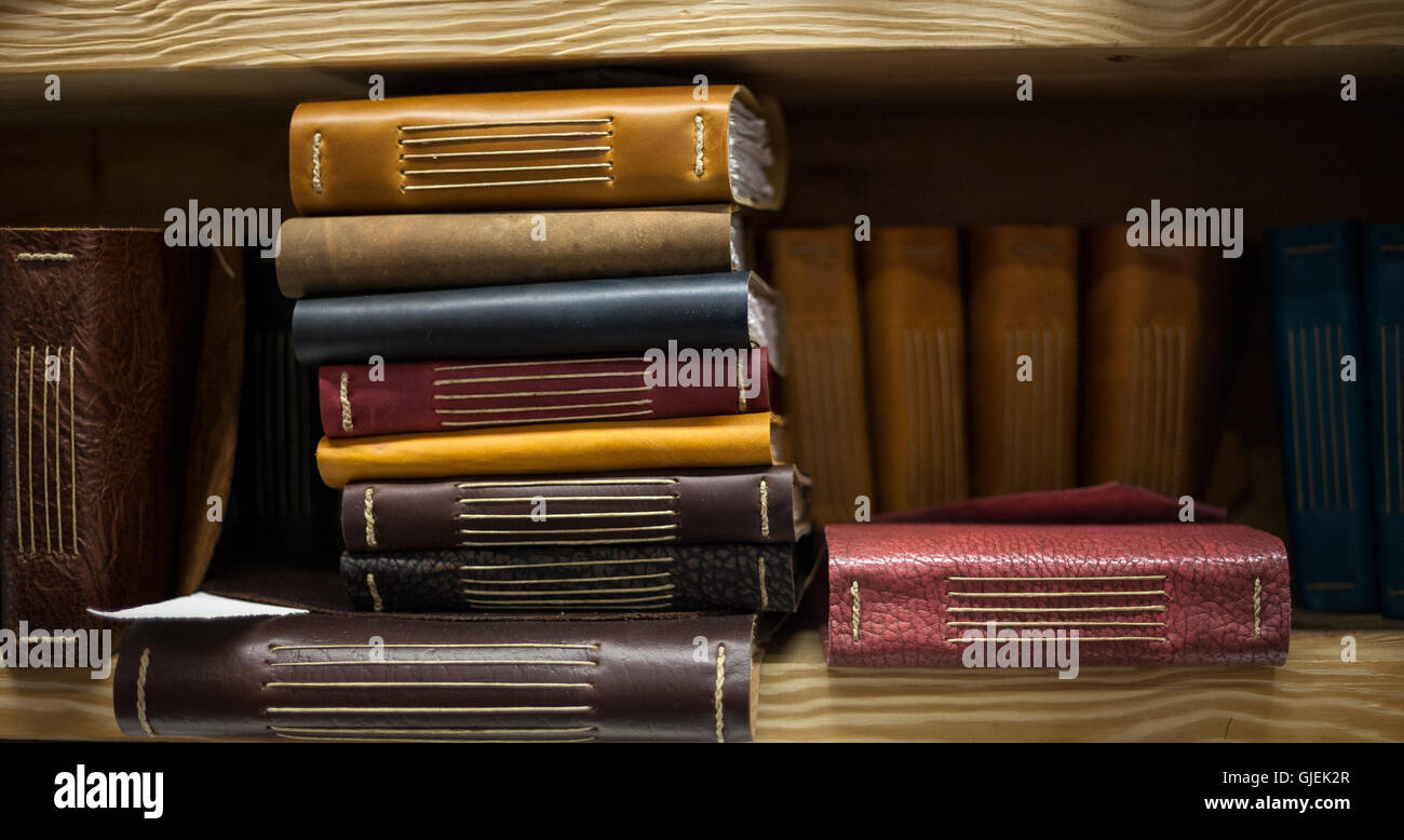 Book binding factory hi-res stock photography and images - Alamy