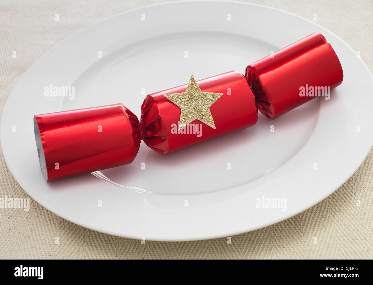Christmas table setting cracker hi-res stock photography and images - Alamy