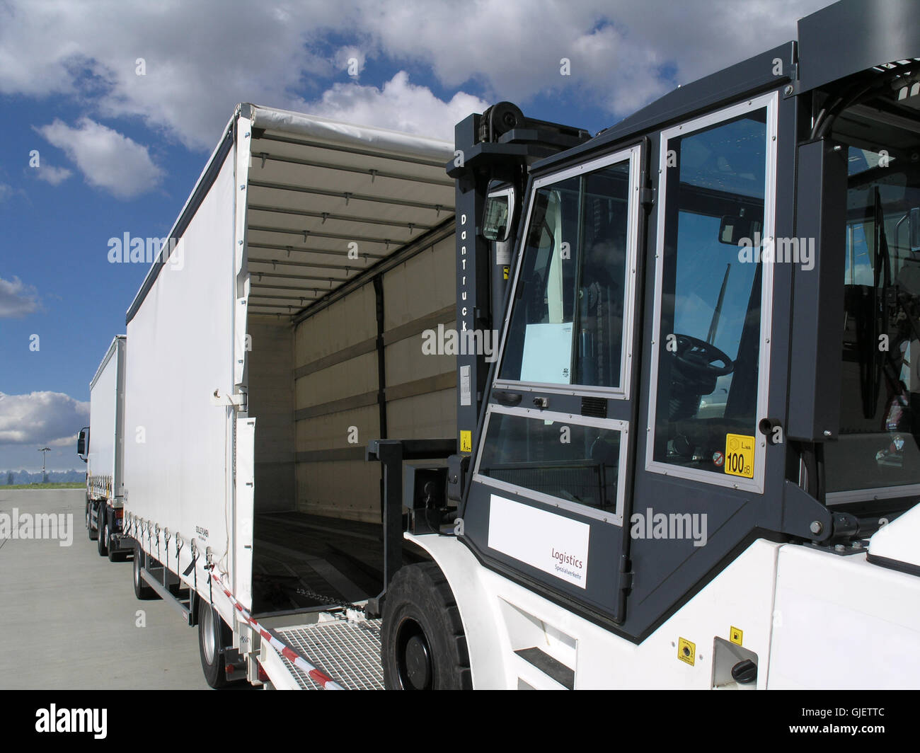transport logistics load Stock Photo - Alamy