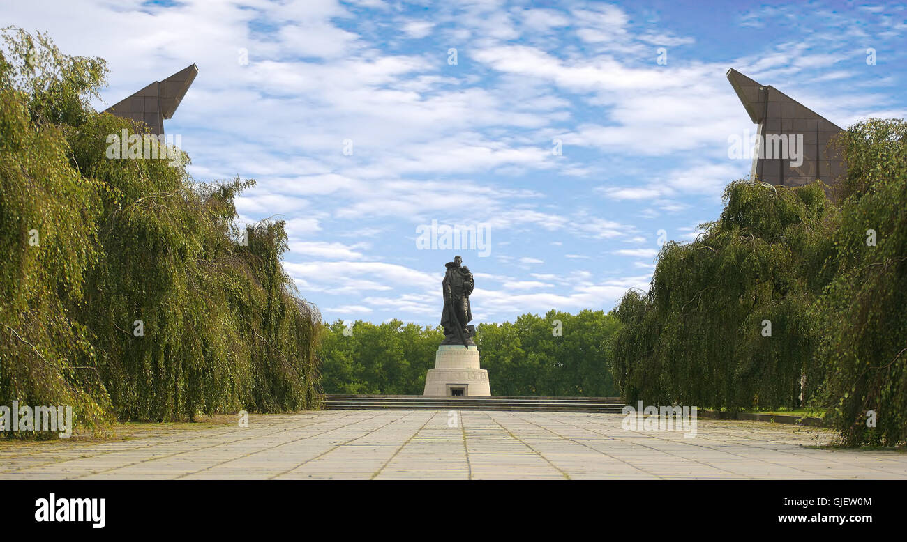 soviet war memorial Stock Photo - Alamy