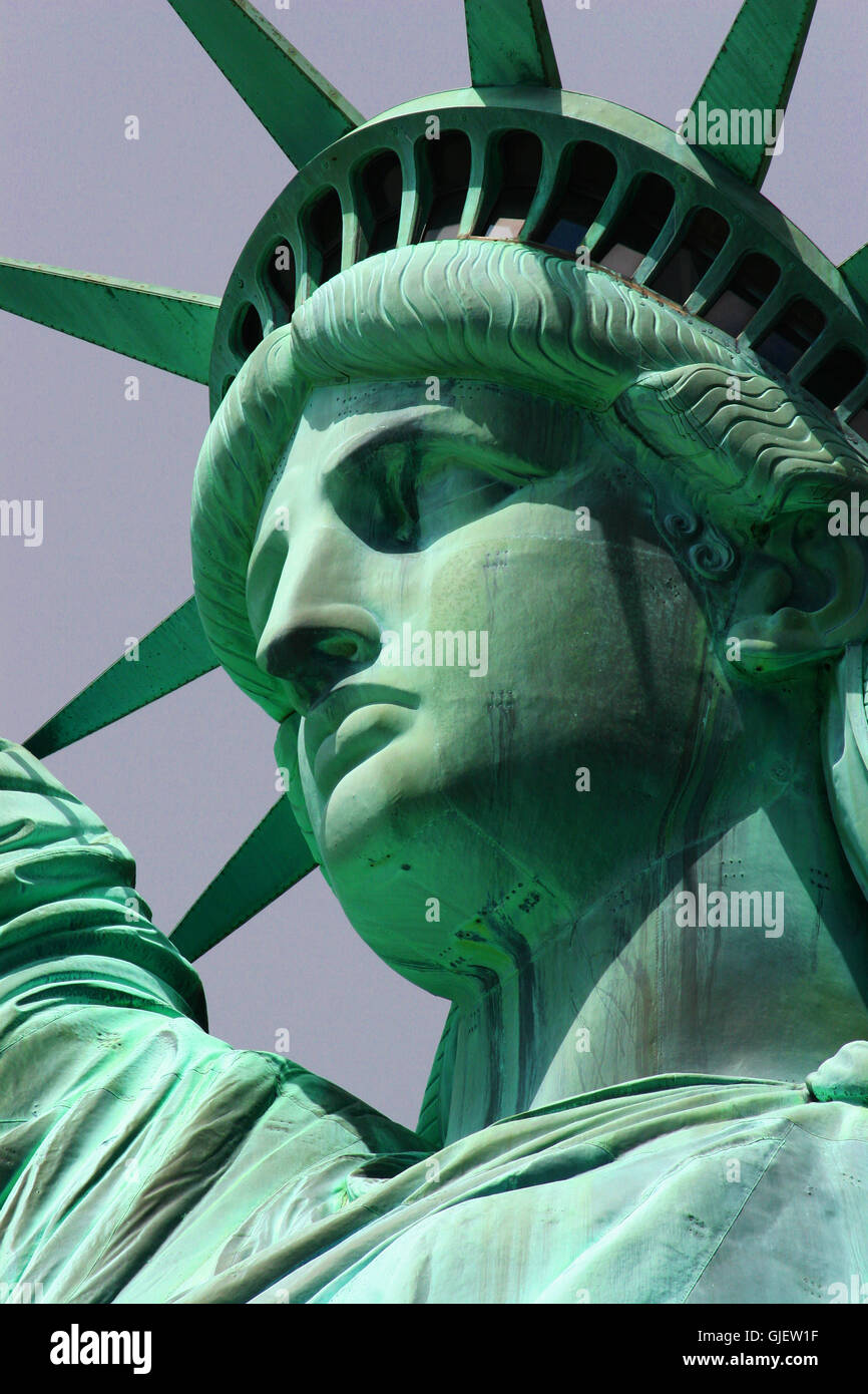 woman green statue Stock Photo - Alamy