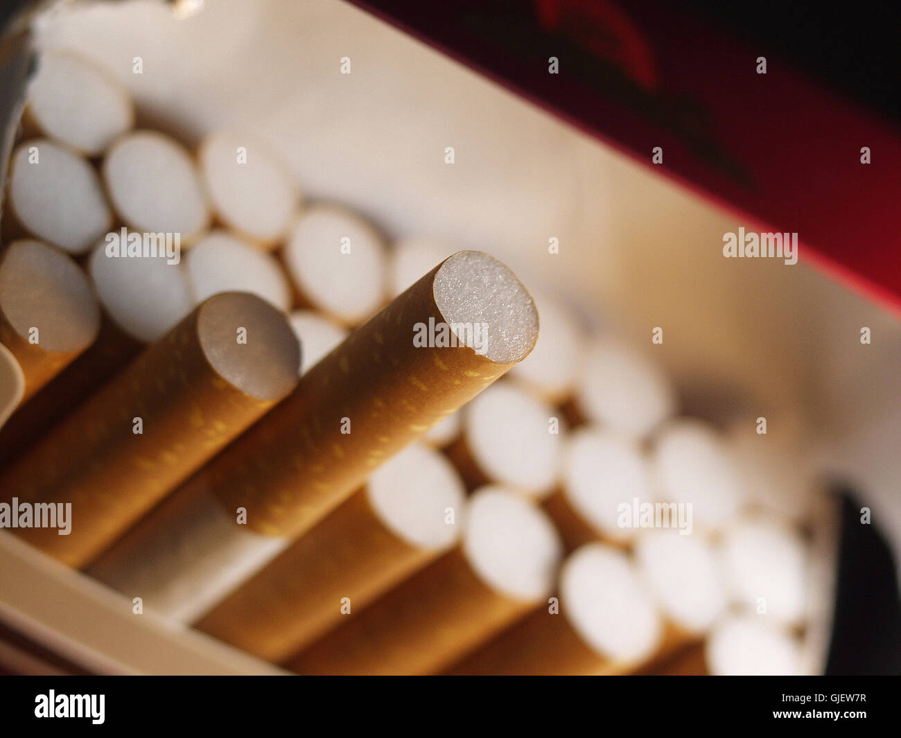 cigarette macro close-up Stock Photo - Alamy