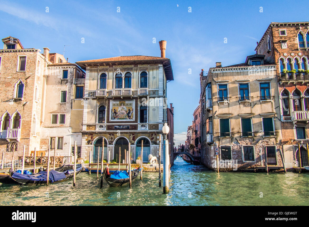 Canal architecture hi-res stock photography and images - Alamy