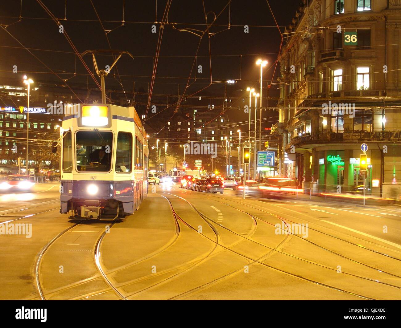 Bahnhofplatz zurich hi-res stock photography and images - Alamy