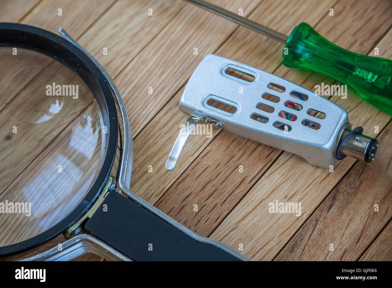 Magnifying glass shell hi-res stock photography and images - Alamy