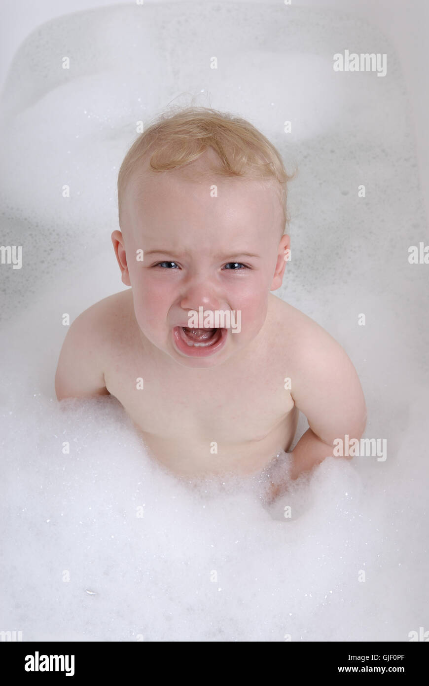 Bath time crying hi-res stock photography and images - Alamy