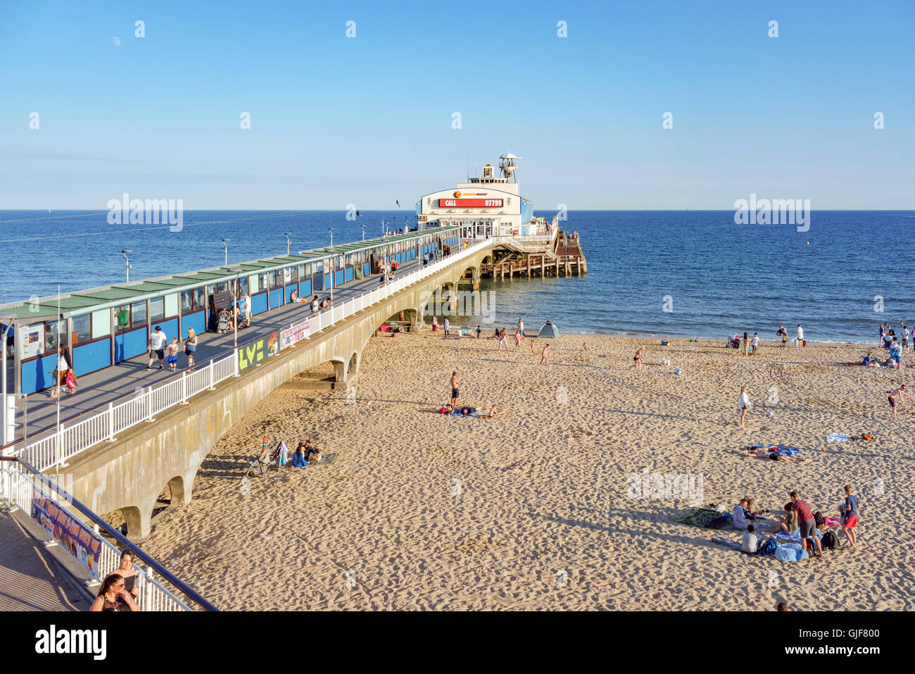 Hot weather bournemouth beach hi-res stock photography and images - Alamy