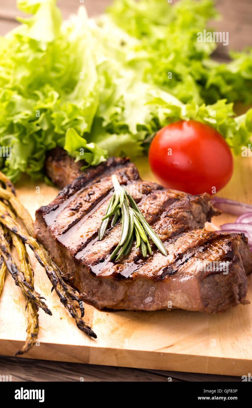 Cooked fillet beef steak hi-res stock photography and images - Alamy