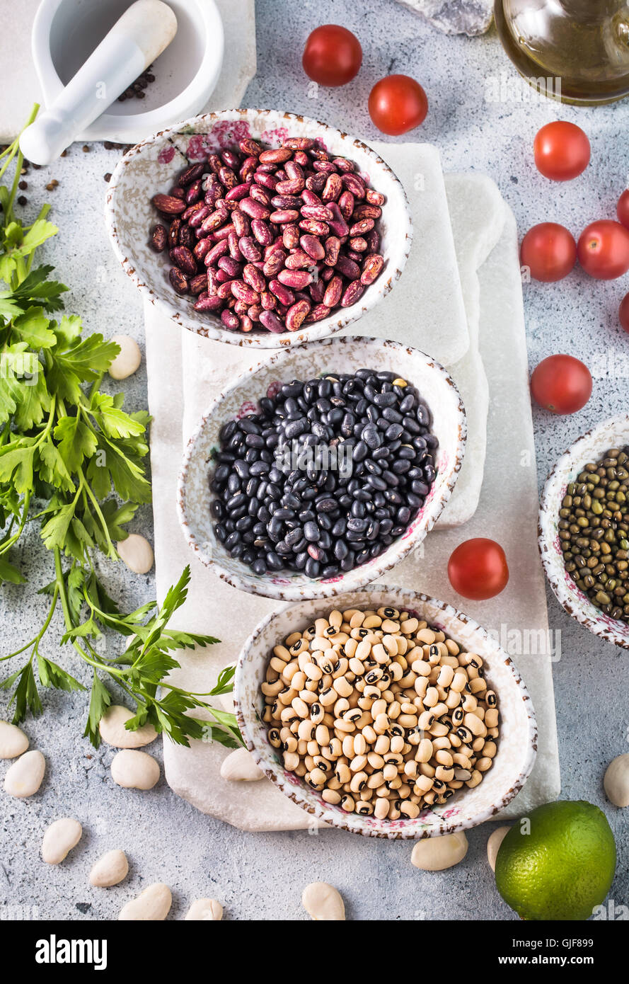 Various brown beans hi-res stock photography and images - Alamy