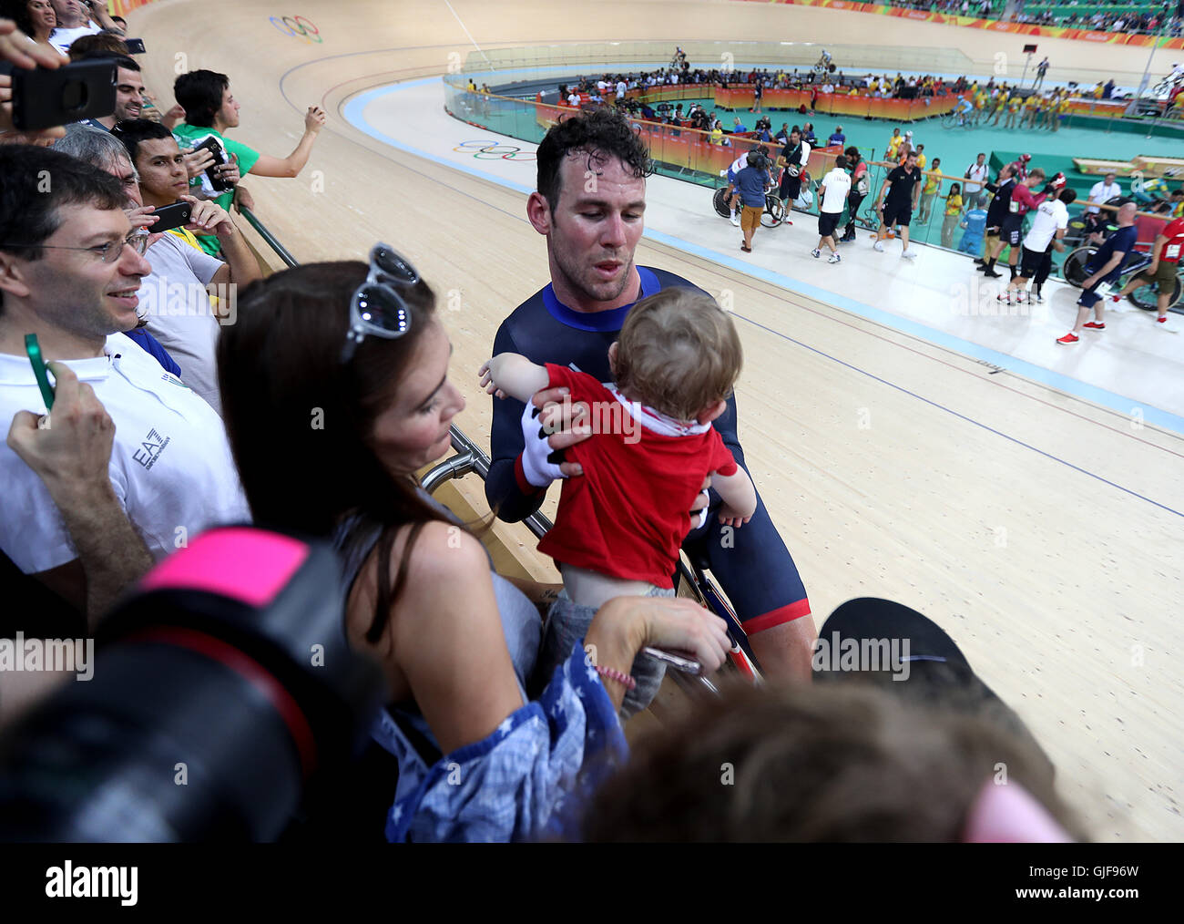 Great Britain's Mark Cavendish with his wife Peta and children ...