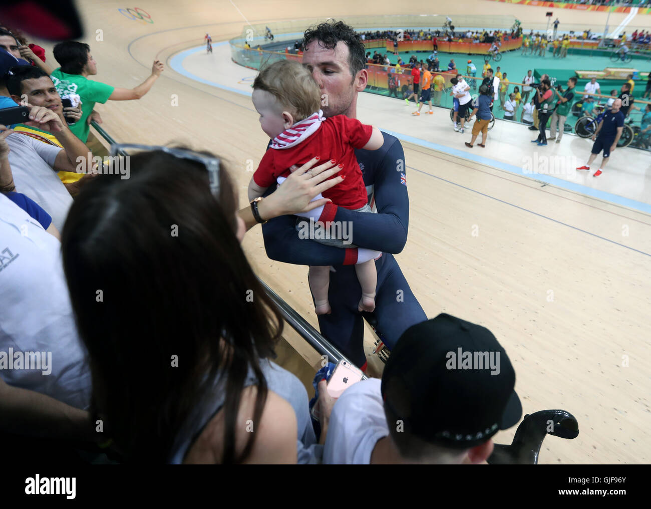 Great Britain's Mark Cavendish with his wife Peta and children ...