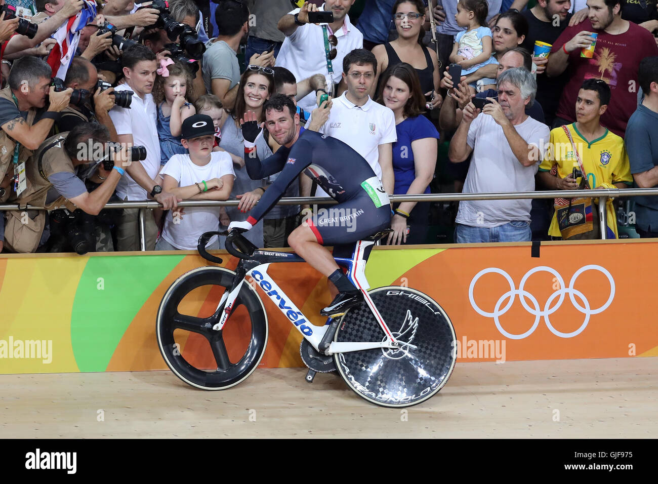 Great Britain's Mark Cavendish with his wife Peta and children ...