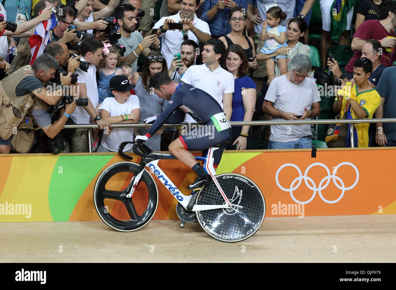 Great Britain's Mark Cavendish with his wife Peta and children ...
