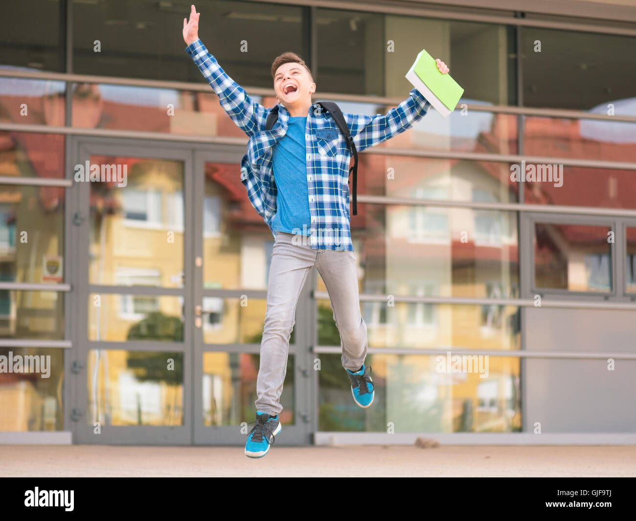 Boy back to school Stock Photo - Alamy