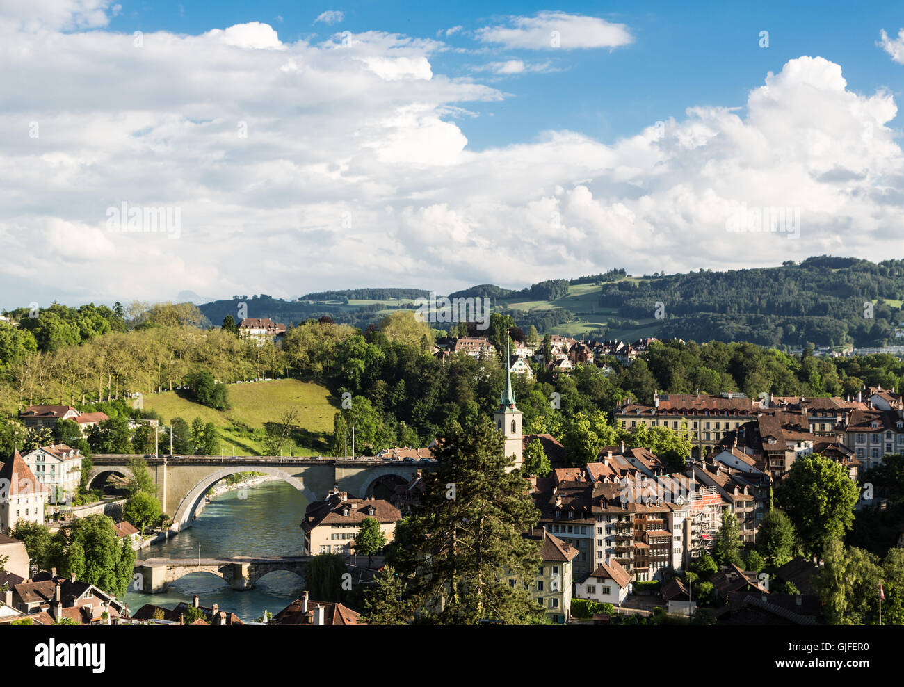 A city view of the old town of Berne, along the Aar river ...