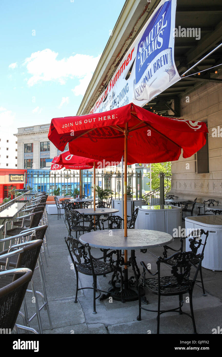 Outdoor dining at Trax Platform Lounge, Radisson Lackawanna Station ...