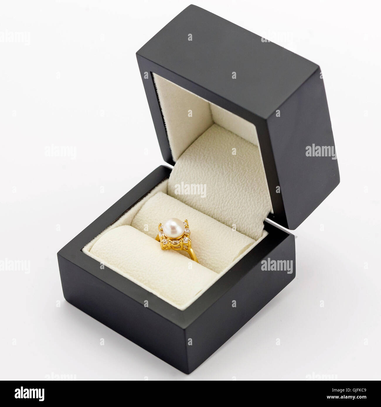 Engagement ring in luxury box Stock Photo - Alamy