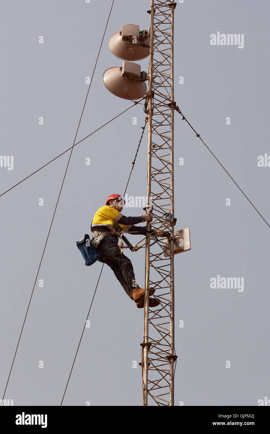 Working at height hi-res stock photography and images - Alamy
