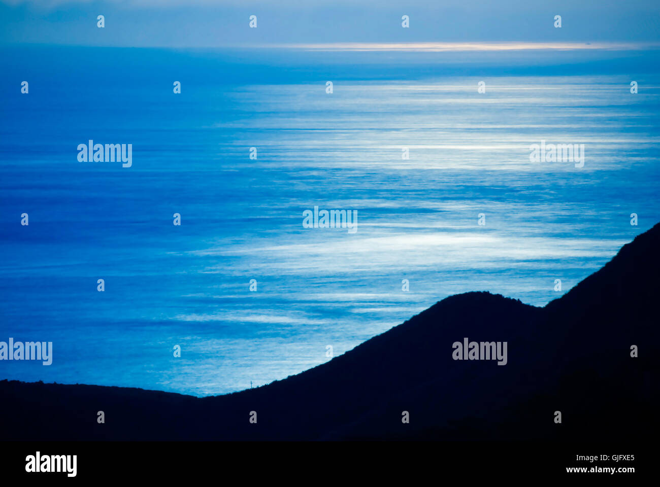 Smooth ocean hi-res stock photography and images - Alamy