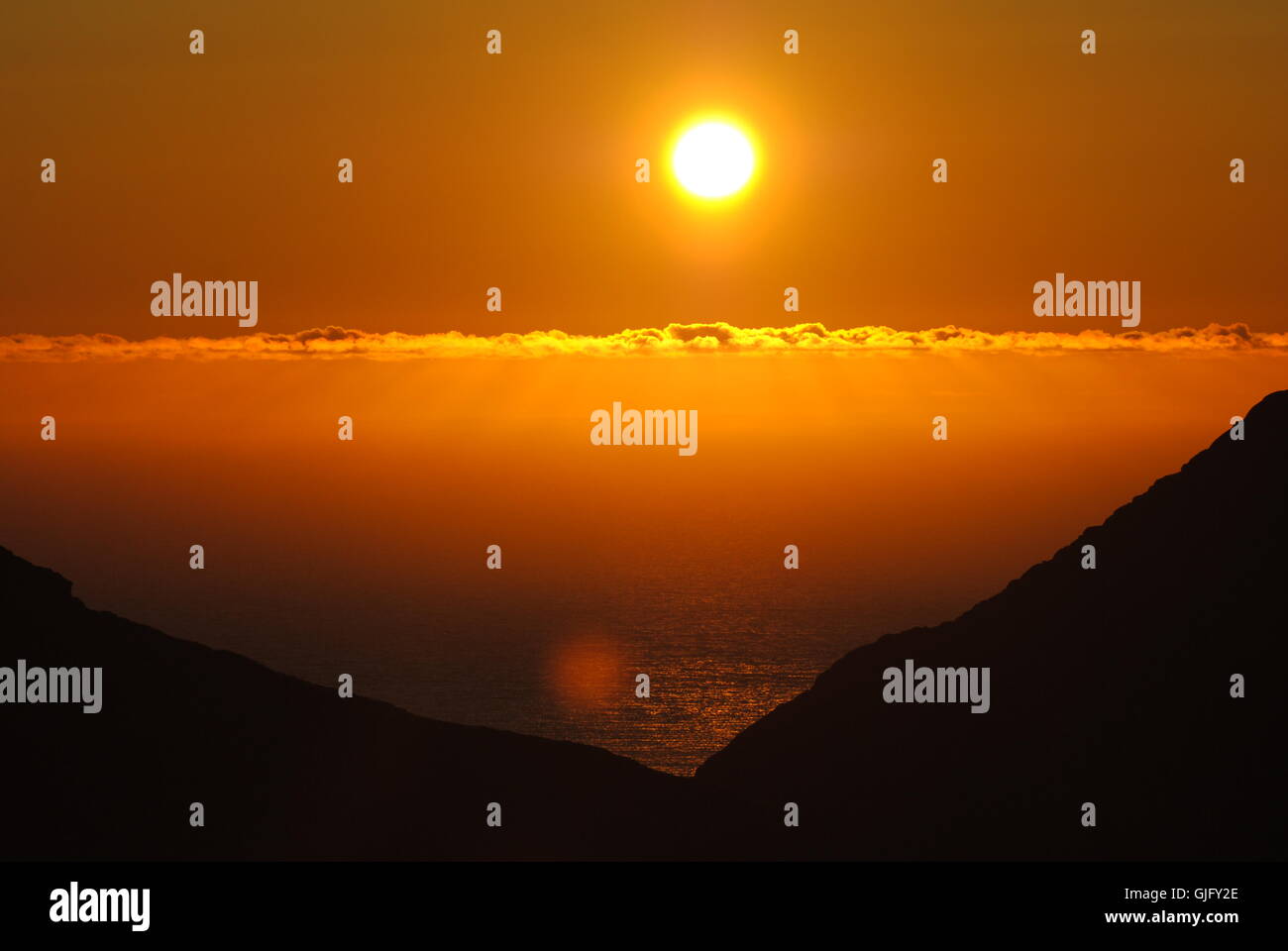 Midnattsol i Lofoten Stock Photo - Alamy