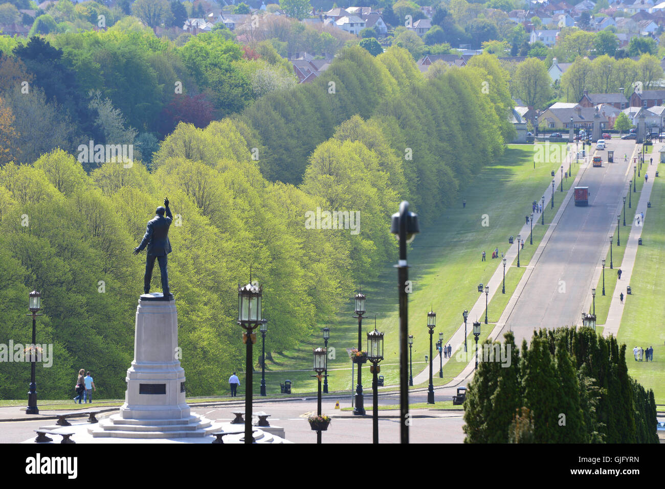 Statue of Lord Carson looking down the hill at Stormont, Belfast Stock ...