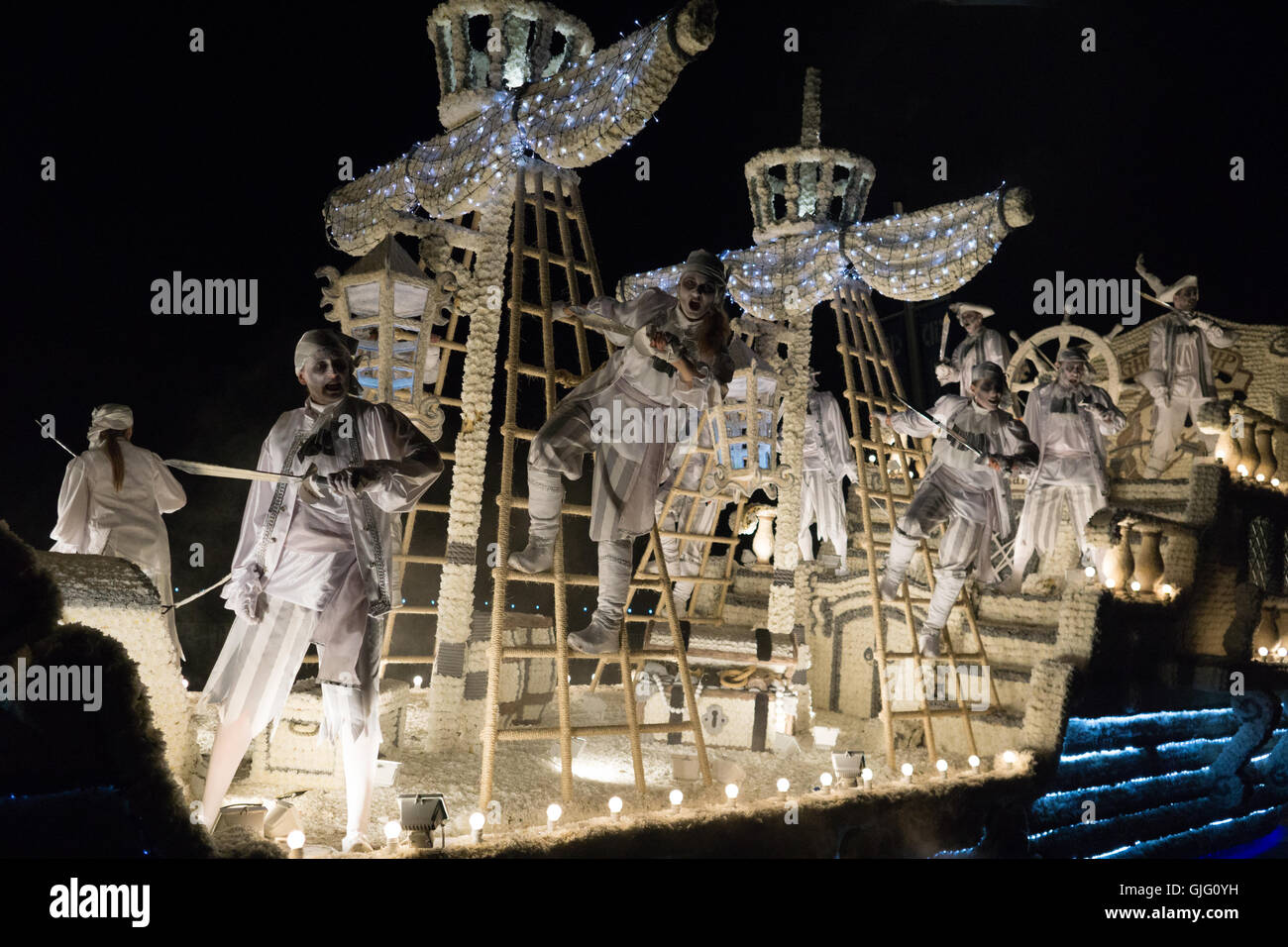 A participant float along the parade route of the Jersey Battle of ...