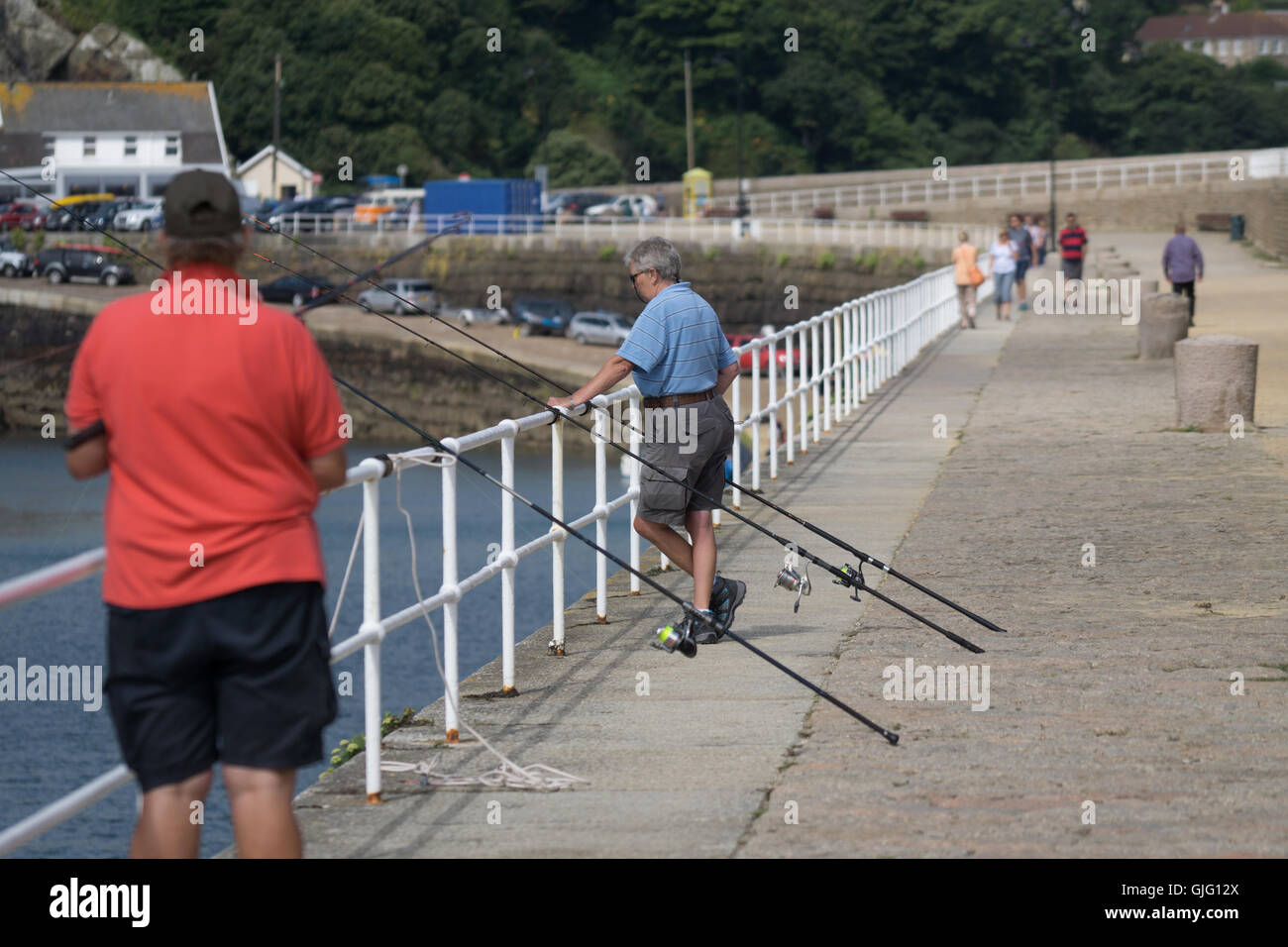 Recreational Anglers Rod fishing from the St.Catherines Breakwater ...