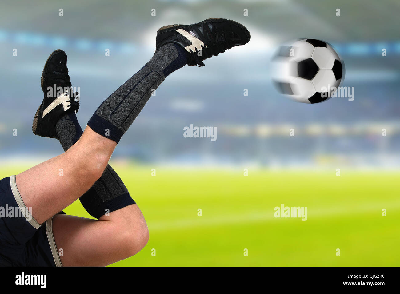 Drop kick soccer hi-res stock photography and images - Alamy