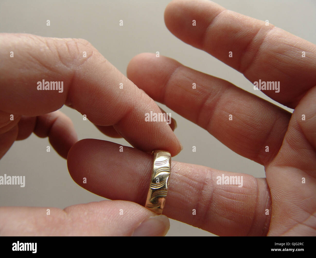 hand ring finger Stock Photo - Alamy
