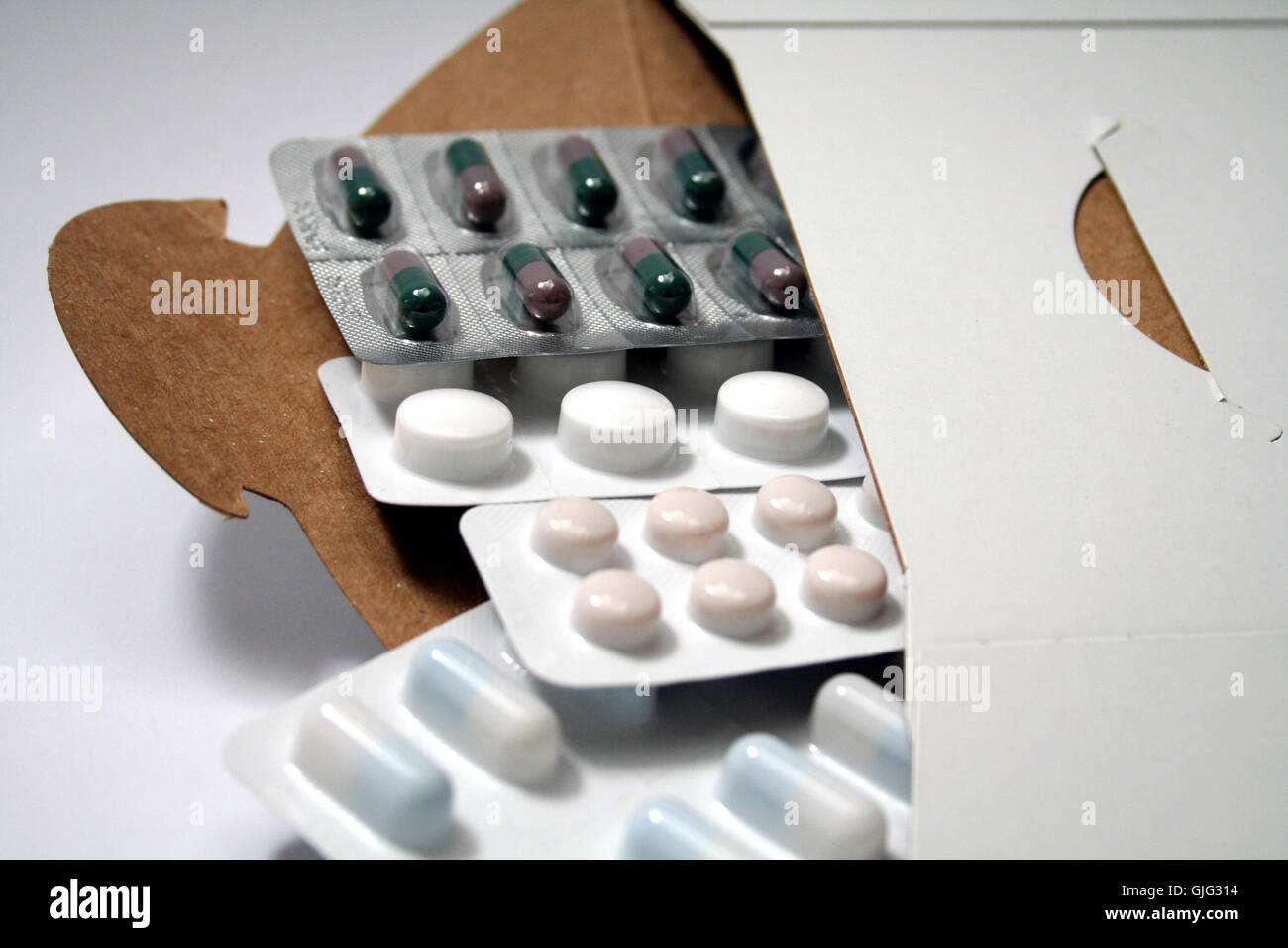 Cheap drugs hi-res stock photography and images - Alamy