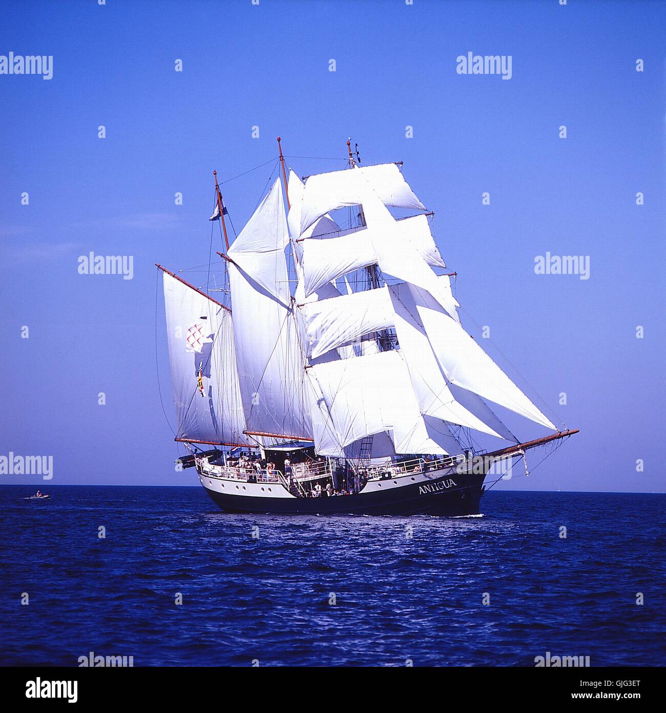 barkentine antigua under full toy Stock Photo - Alamy