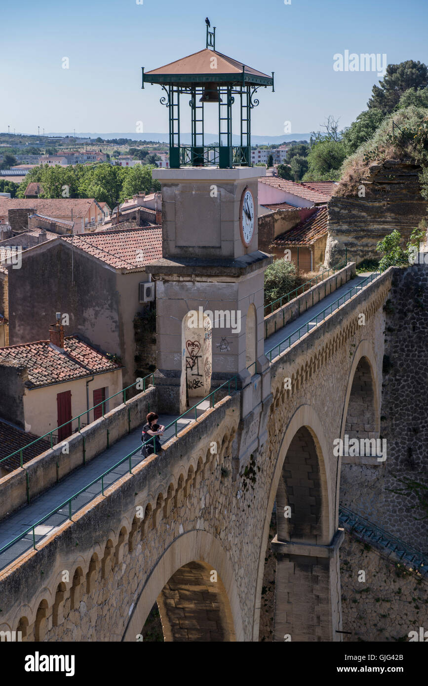 Saint-Chamas, village de Provence Bdr France 13 Stock Photo - Alamy