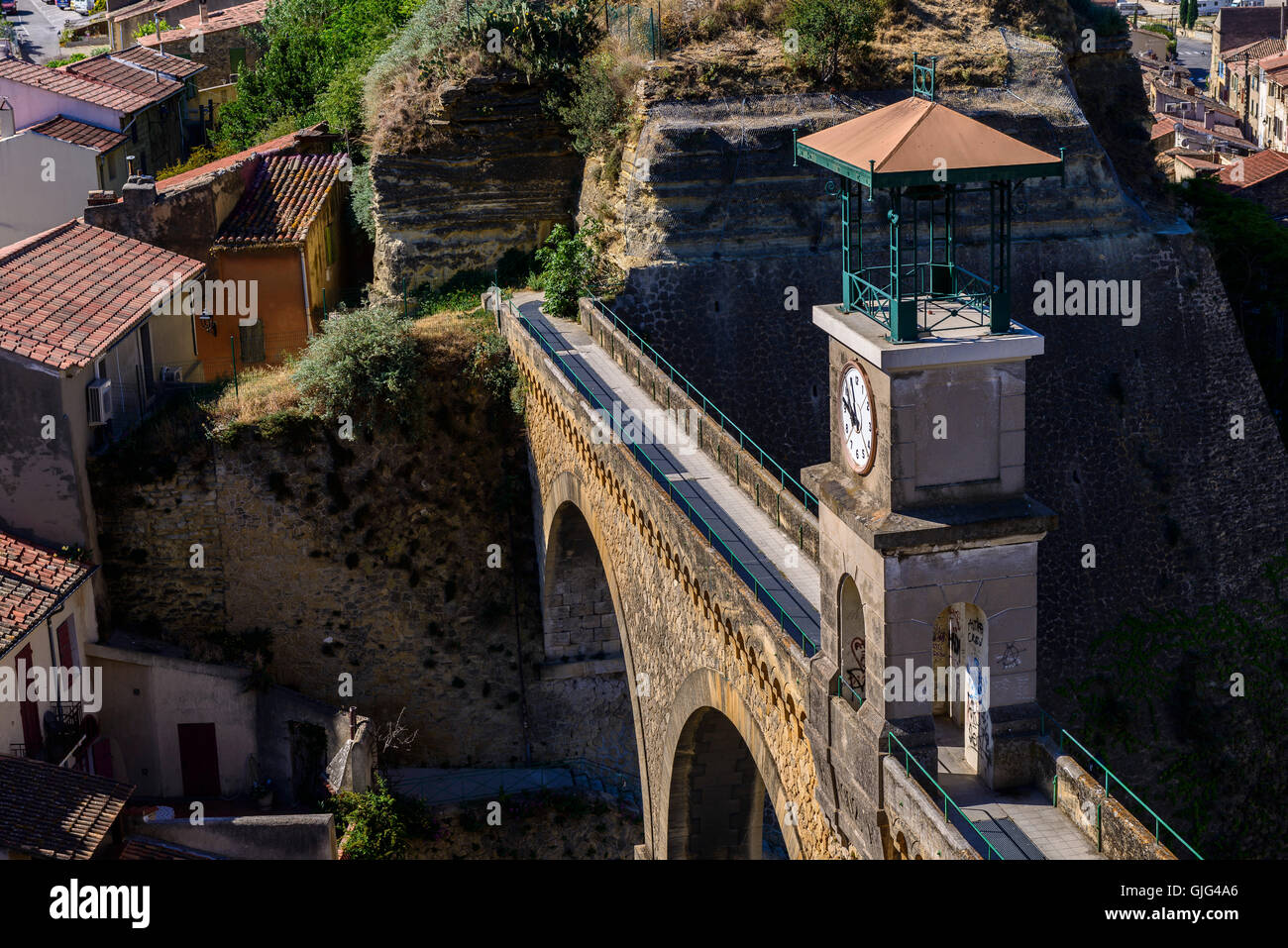 Saint-Chamas, village de Provence Bdr France 13 Stock Photo - Alamy