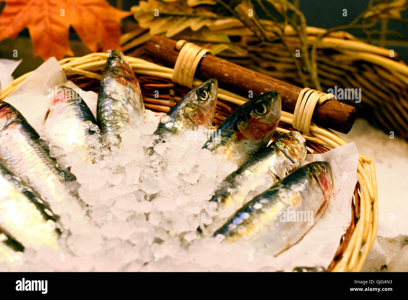 act sell fish Stock Photo - Alamy