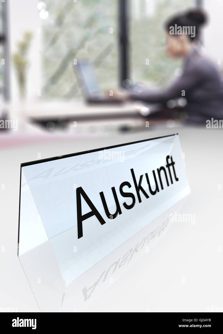 Wait here sign hi-res stock photography and images - Alamy