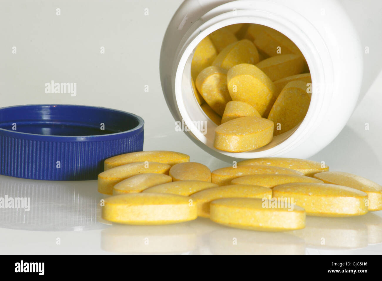Symbol multivitamin High Resolution Stock Photography and Images - Alamy