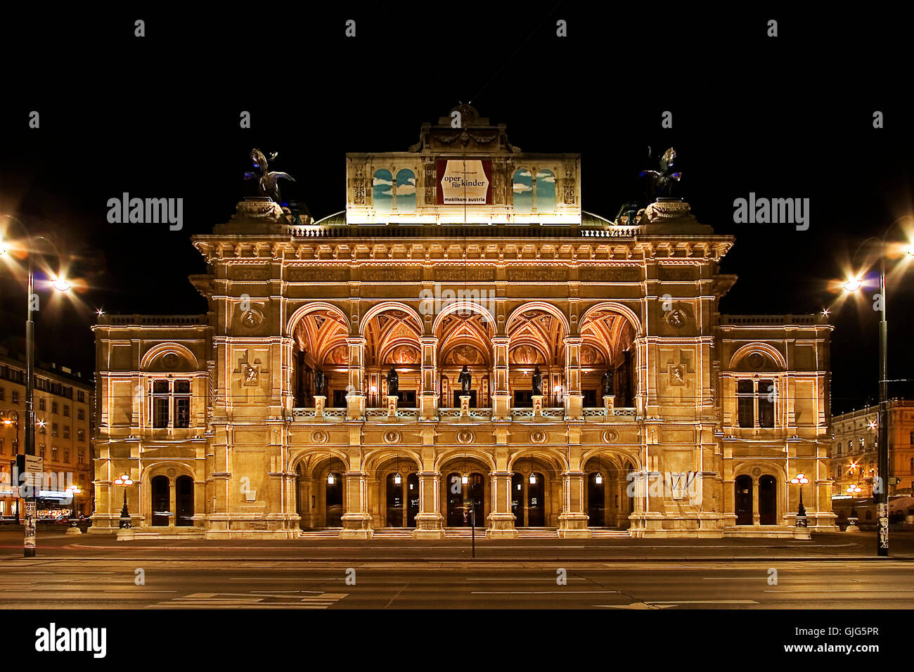 Vienna opera conductor hi-res stock photography and images - Alamy
