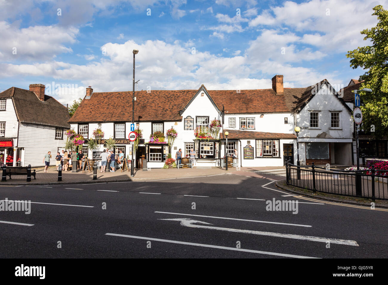 Chequers tavern hi-res stock photography and images - Alamy