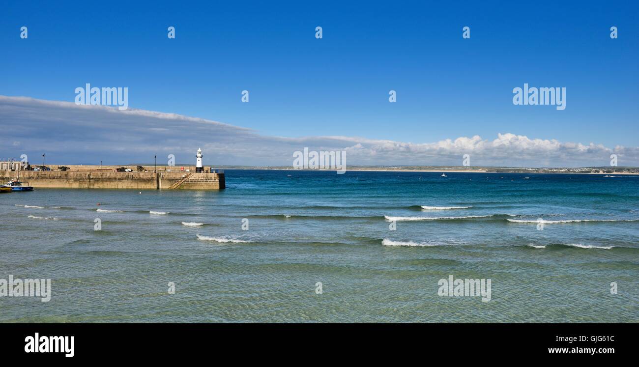 St ives light house hi-res stock photography and images - Alamy