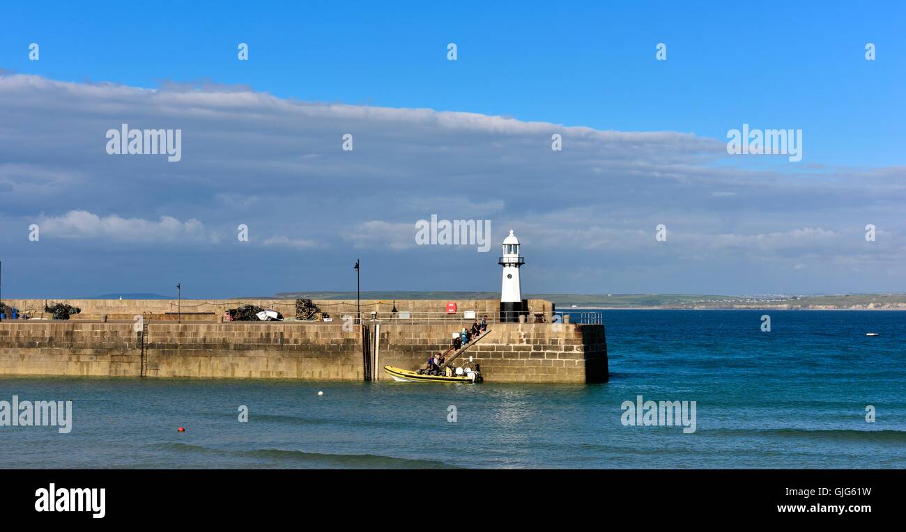 St ives blue sky hi-res stock photography and images - Alamy