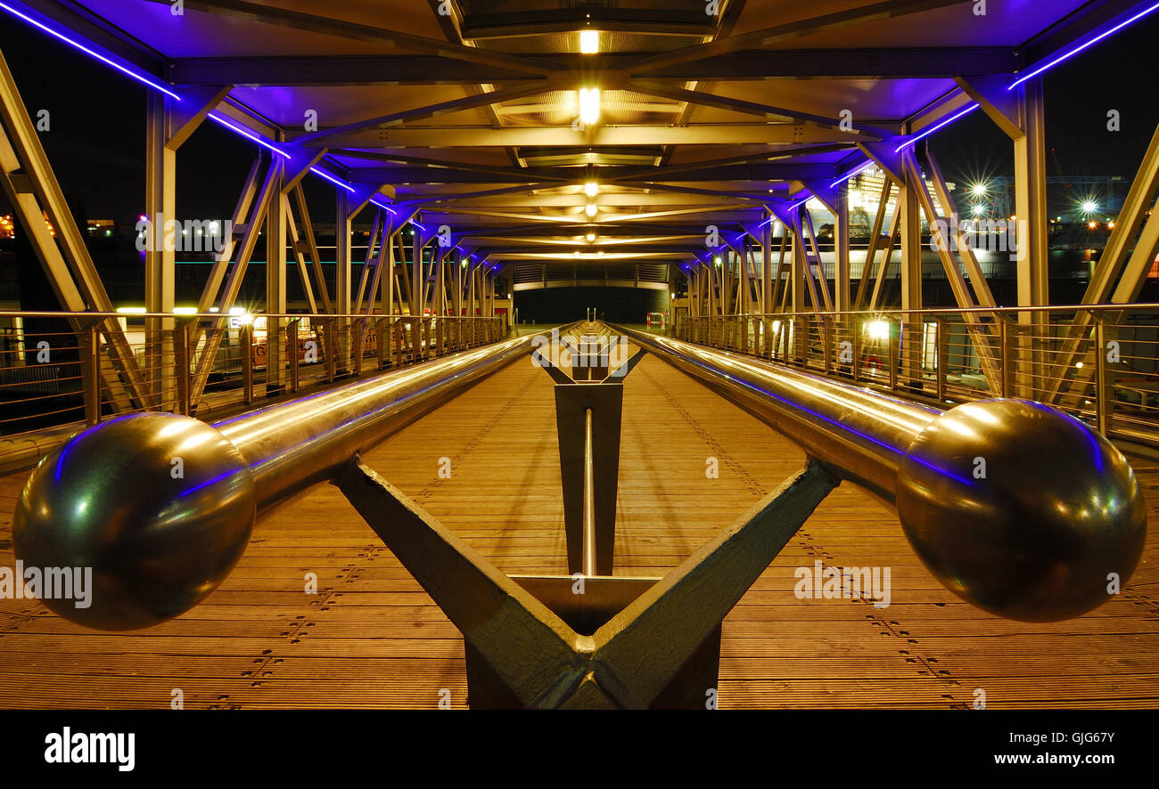 Reflector of the bridge water hi-res stock photography and images - Alamy