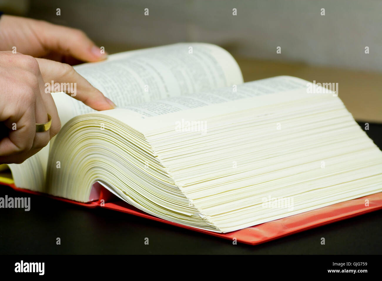 Sides texts hi-res stock photography and images - Alamy