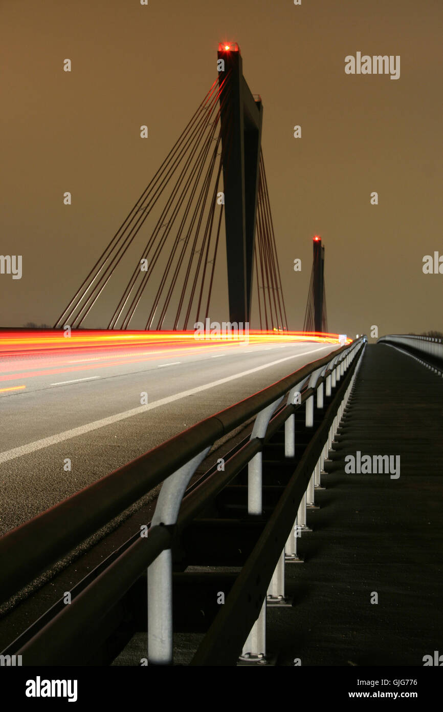bridge at night night Stock Photo - Alamy