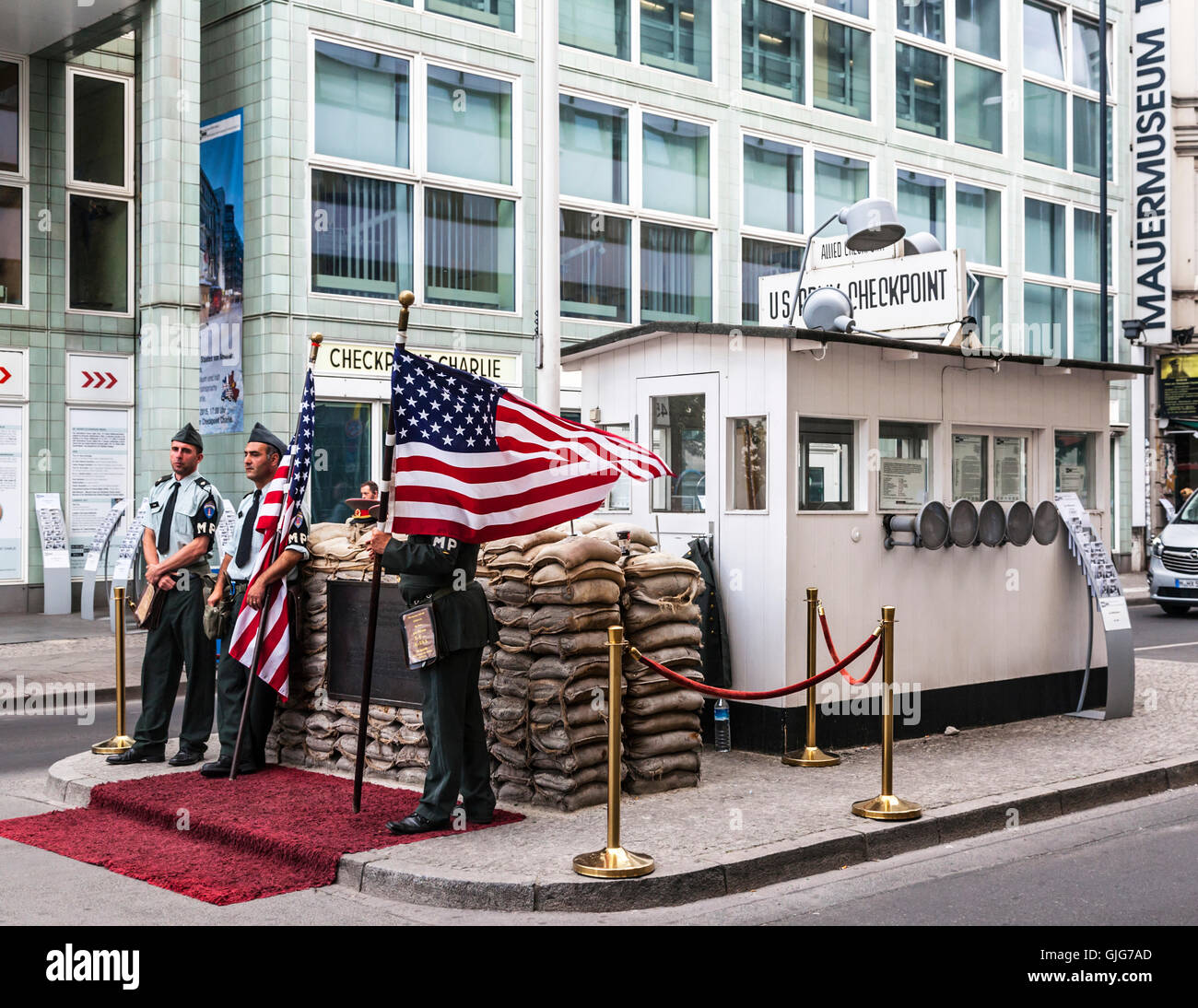 Germany berlin checkpoint charlie soldier hi-res stock photography and ...