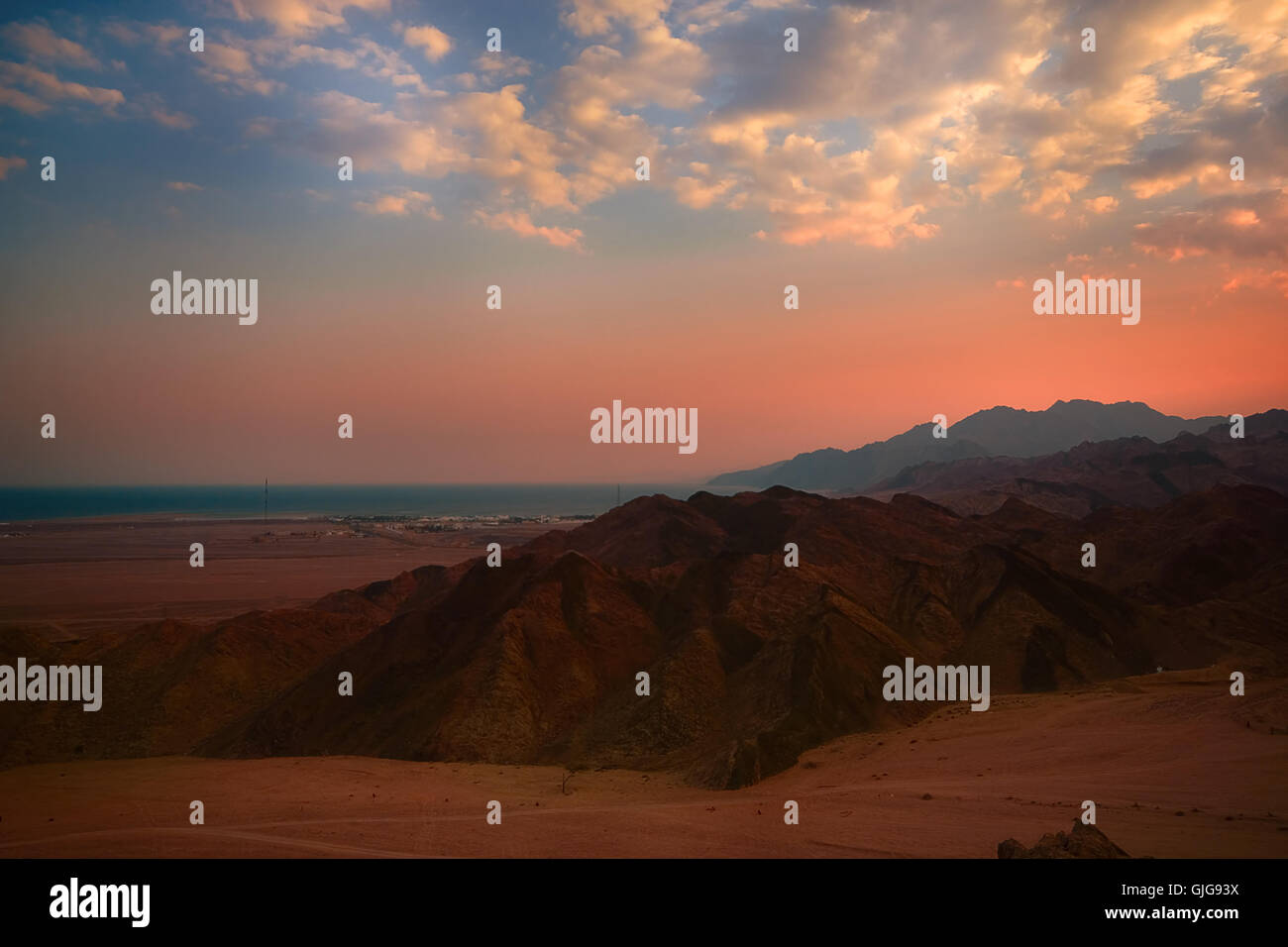 Salt desert wasteland sunset hi-res stock photography and images - Alamy